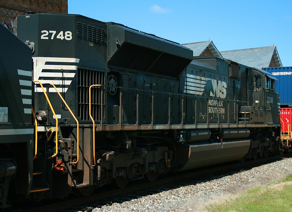 NS 2748